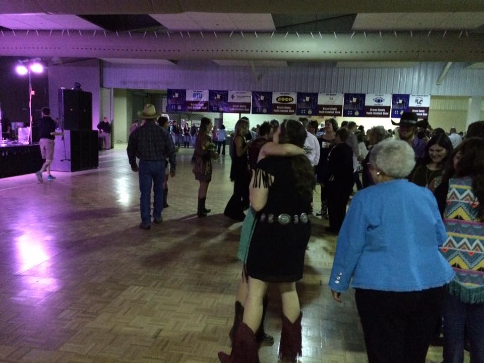 Brazos County Youth Livestock Show Queen’s Dance – KTEX 106.1