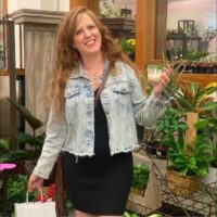 Courtney Cartwright – KTEX 106.1