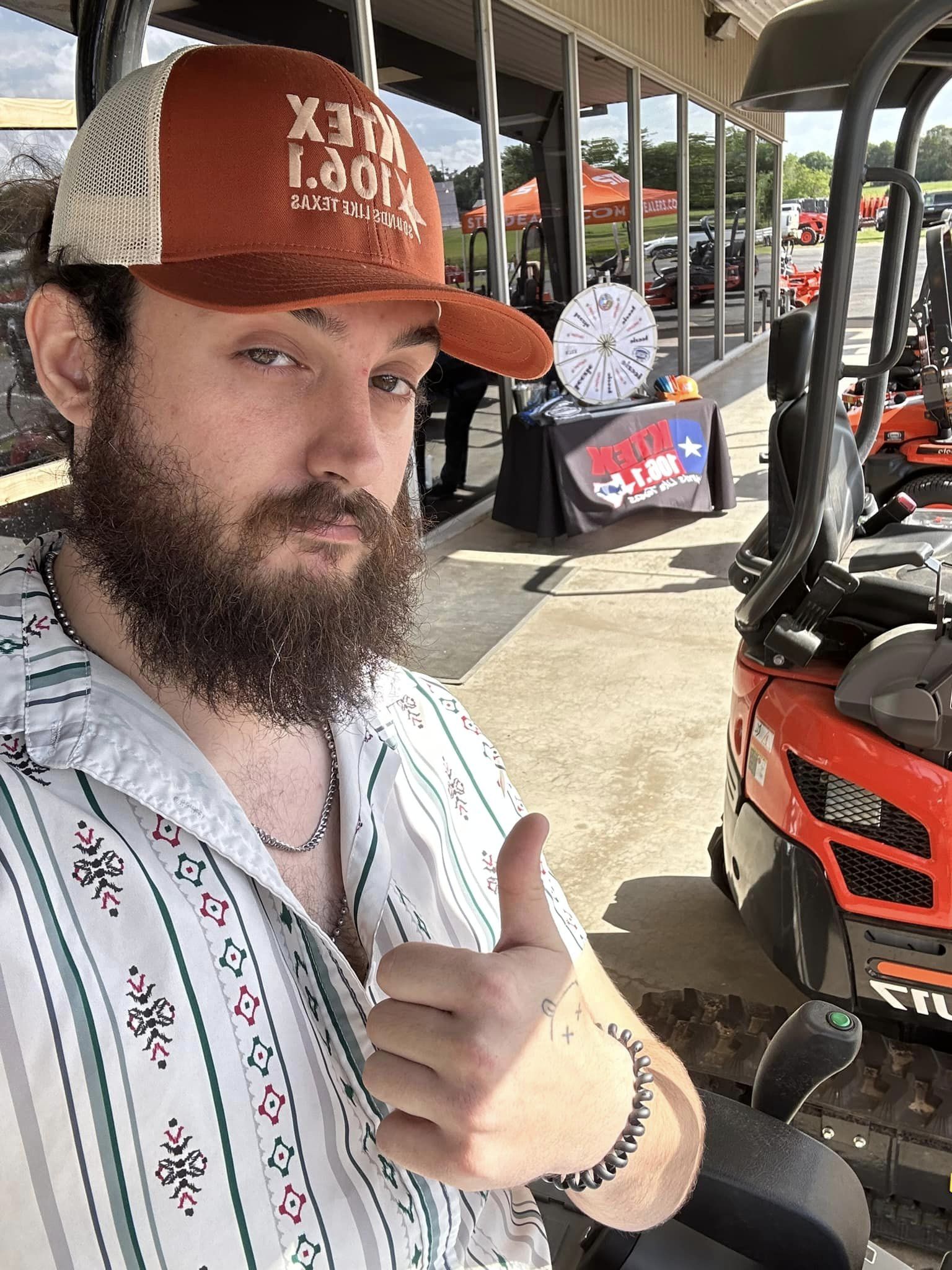 KTEX 106.1 – Sounds Like Texas!