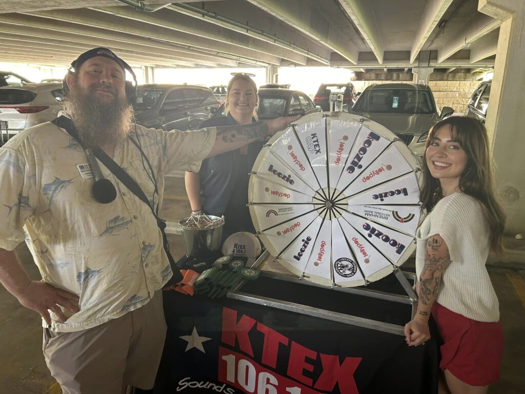 KTEX 106.1 – Sounds Like Texas!