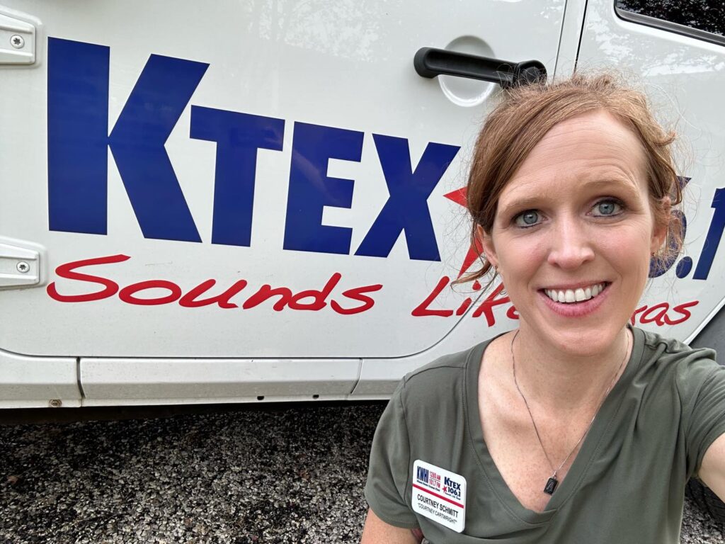 KTEX 106.1 – Sounds Like Texas!