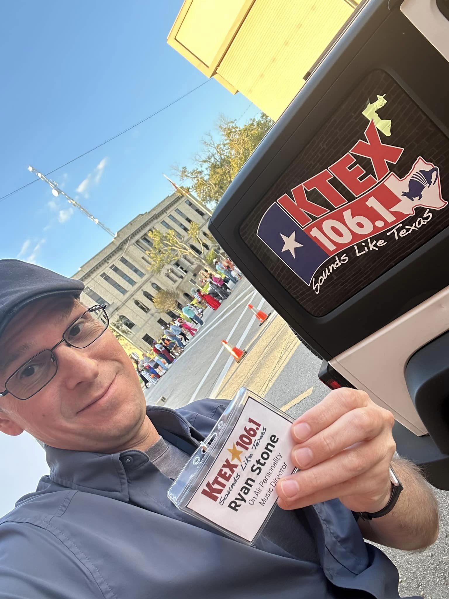 KTEX 106.1 – Sounds Like Texas!