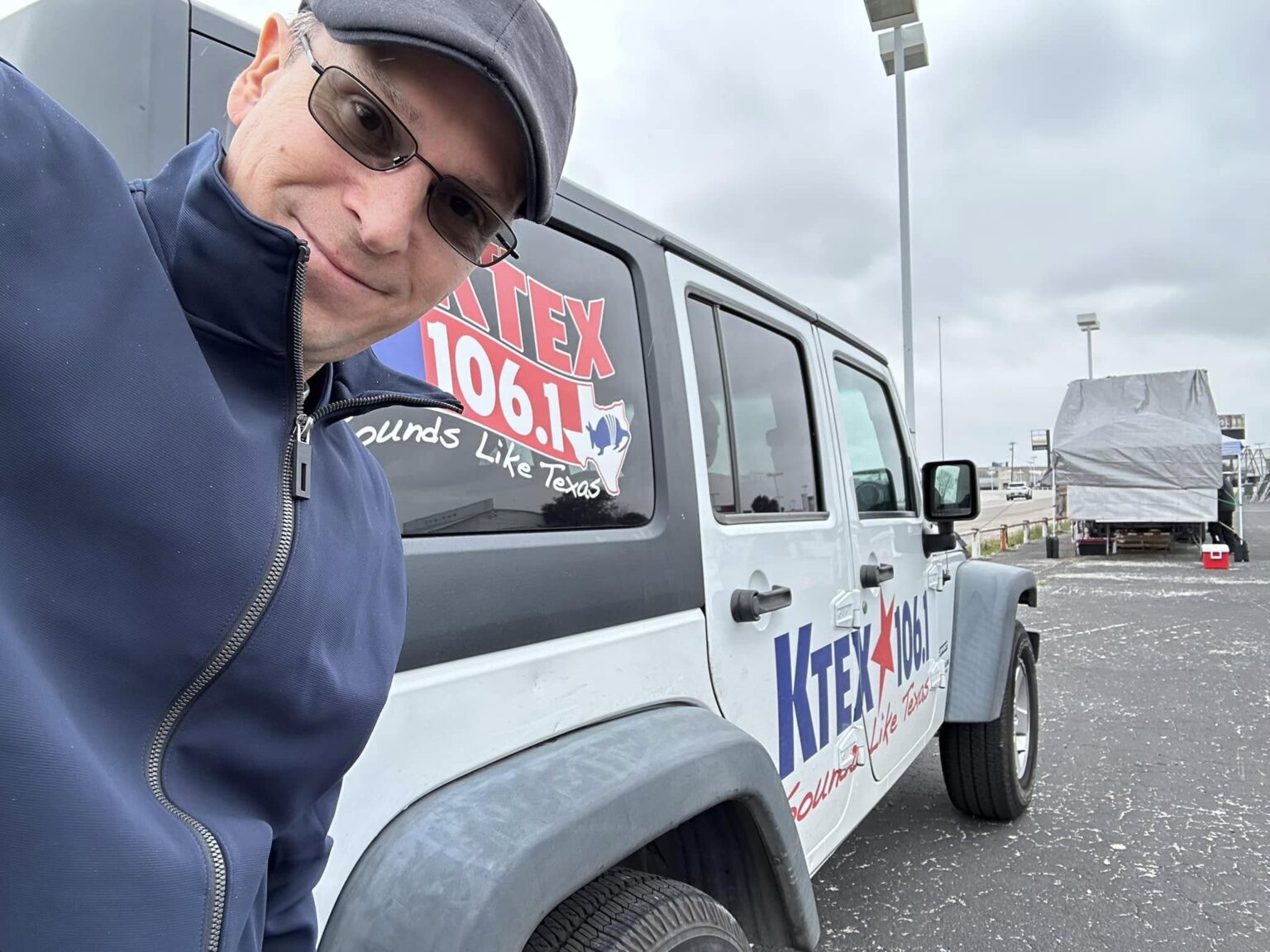 KTEX 106.1 – Sounds Like Texas!