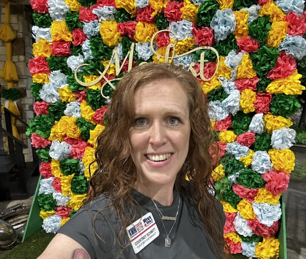 KTEX 106.1 – Sounds Like Texas!