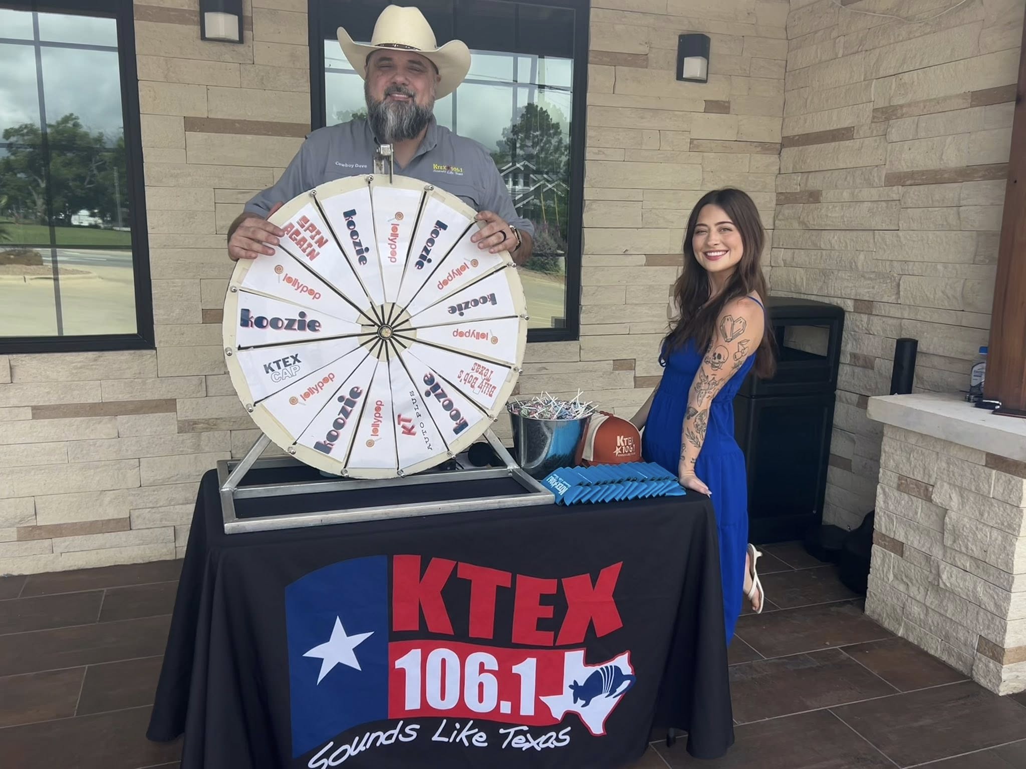 KTEX 106.1 – Sounds Like Texas!