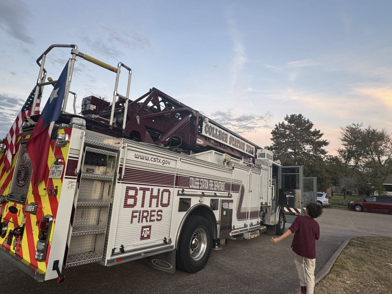 KTEX 106.1 – Sounds Like Texas!